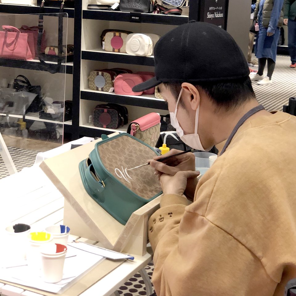 COACH - Modern Twist Signs | サインペイントModern Twist Signs | サインペイント